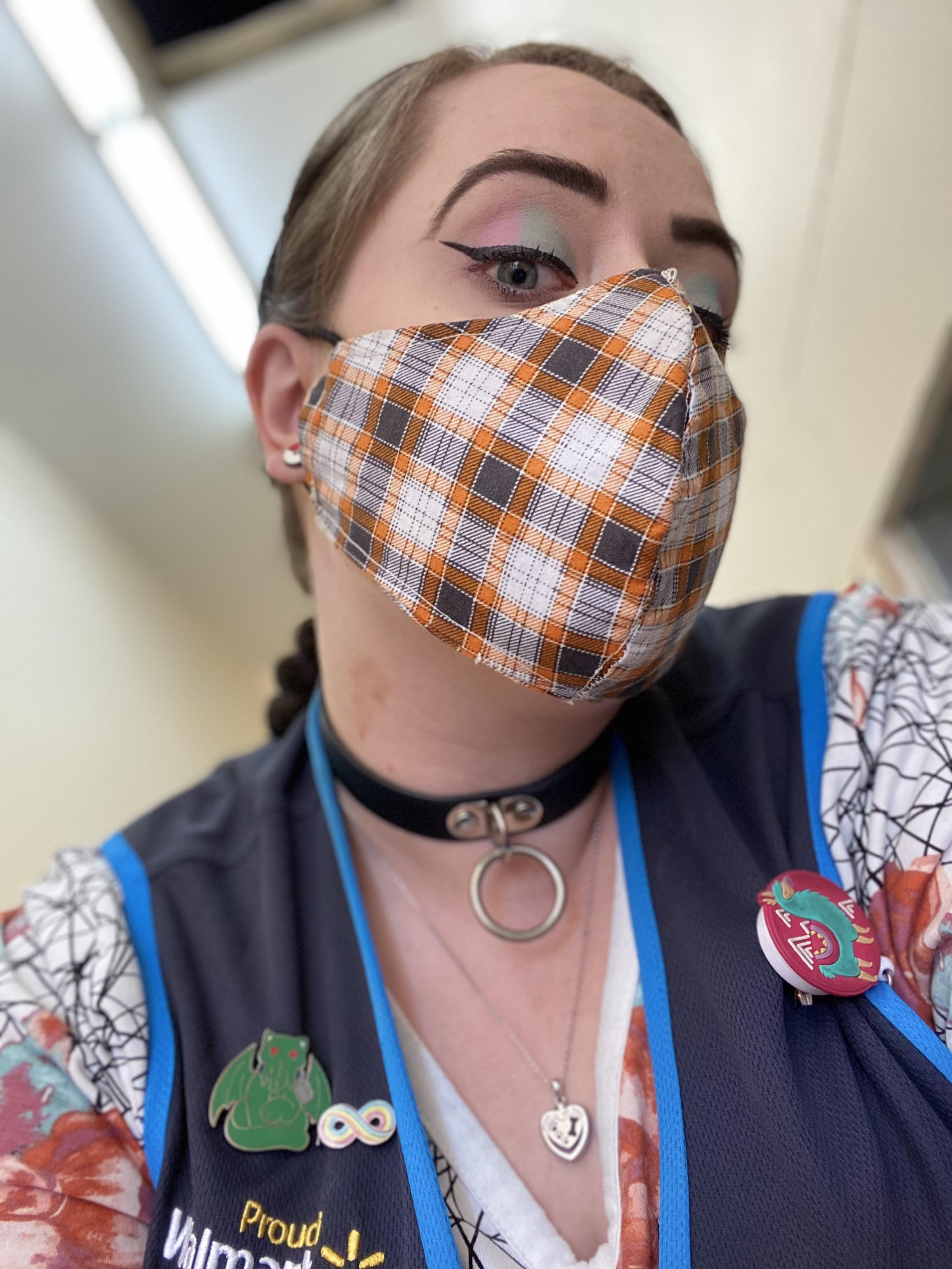 Do you like my collar Sir | Scrolller