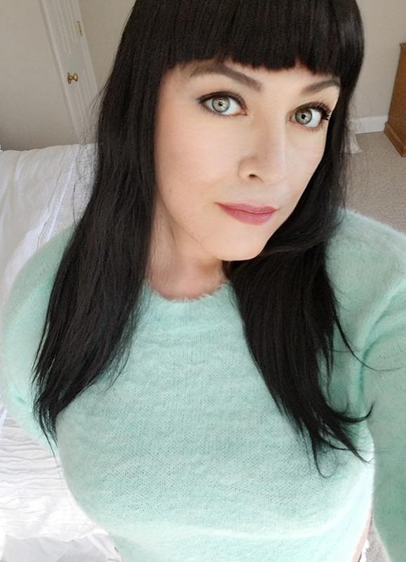 Do you like my fuzzy sweater? | Scrolller