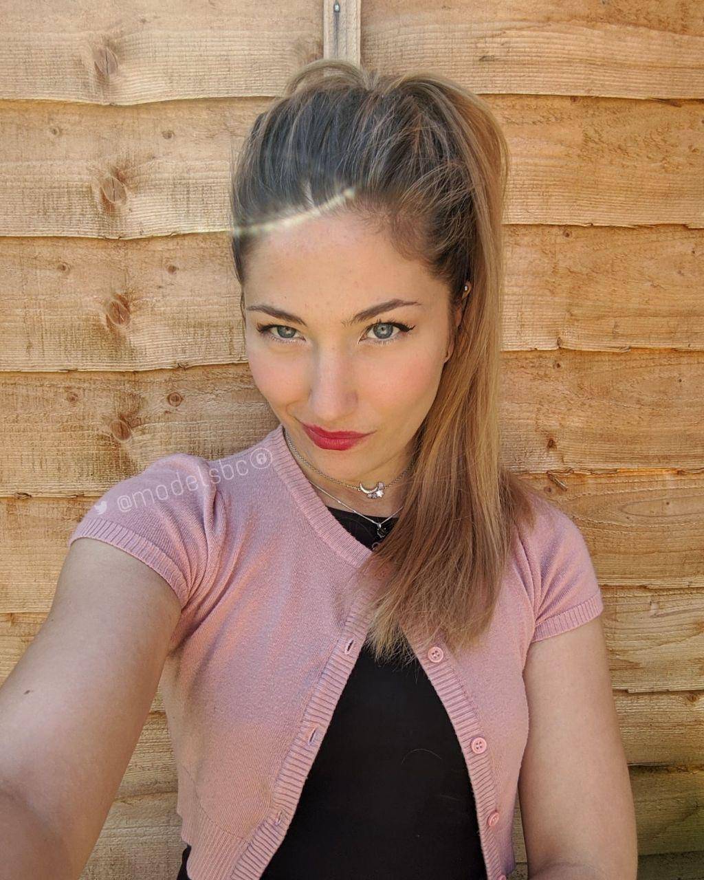 Do you like my ponytail? | Scrolller