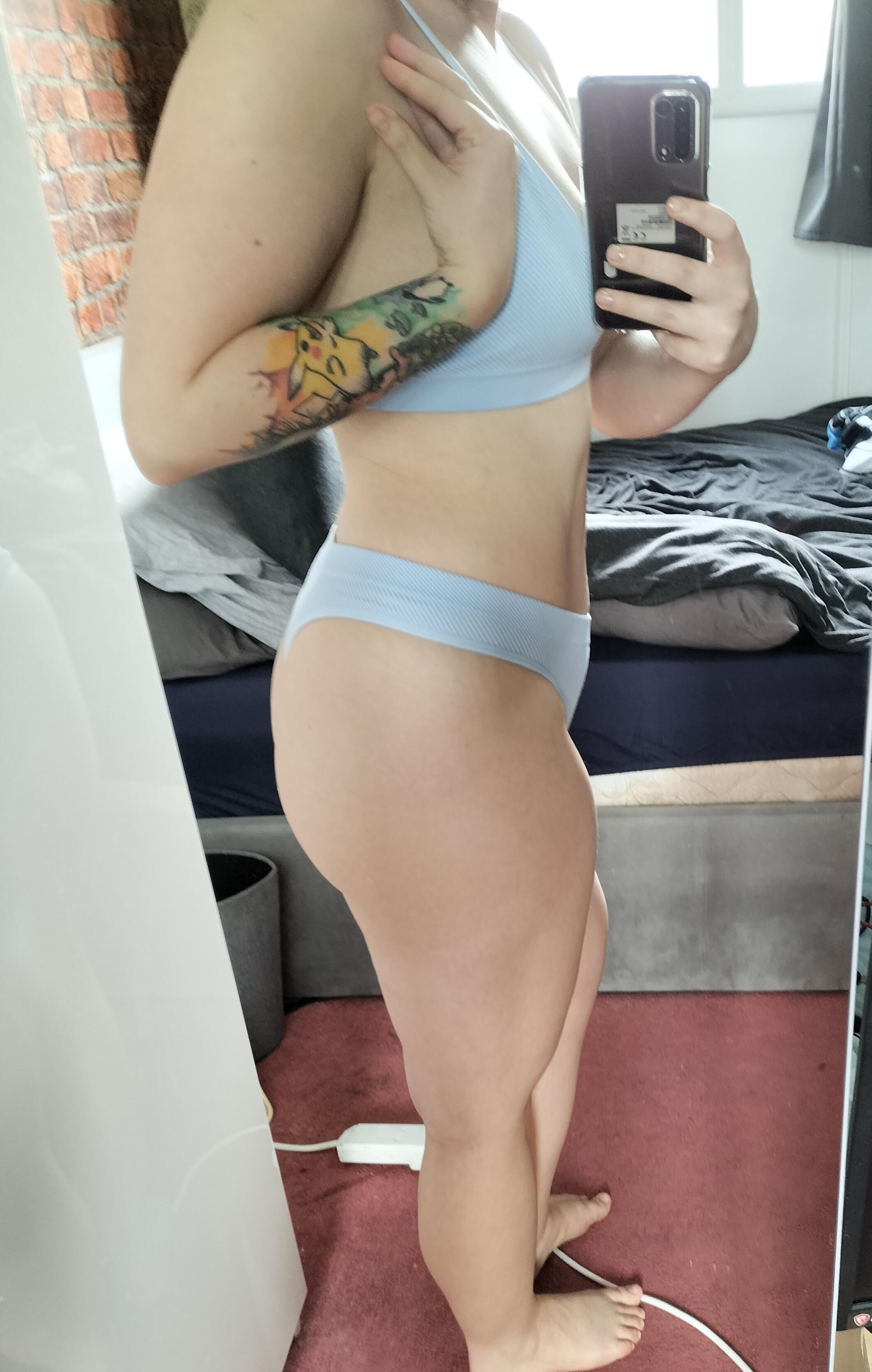 Do you squat tho... Thick thighs save lives, right? Right? 😂 [F] | Scrolller