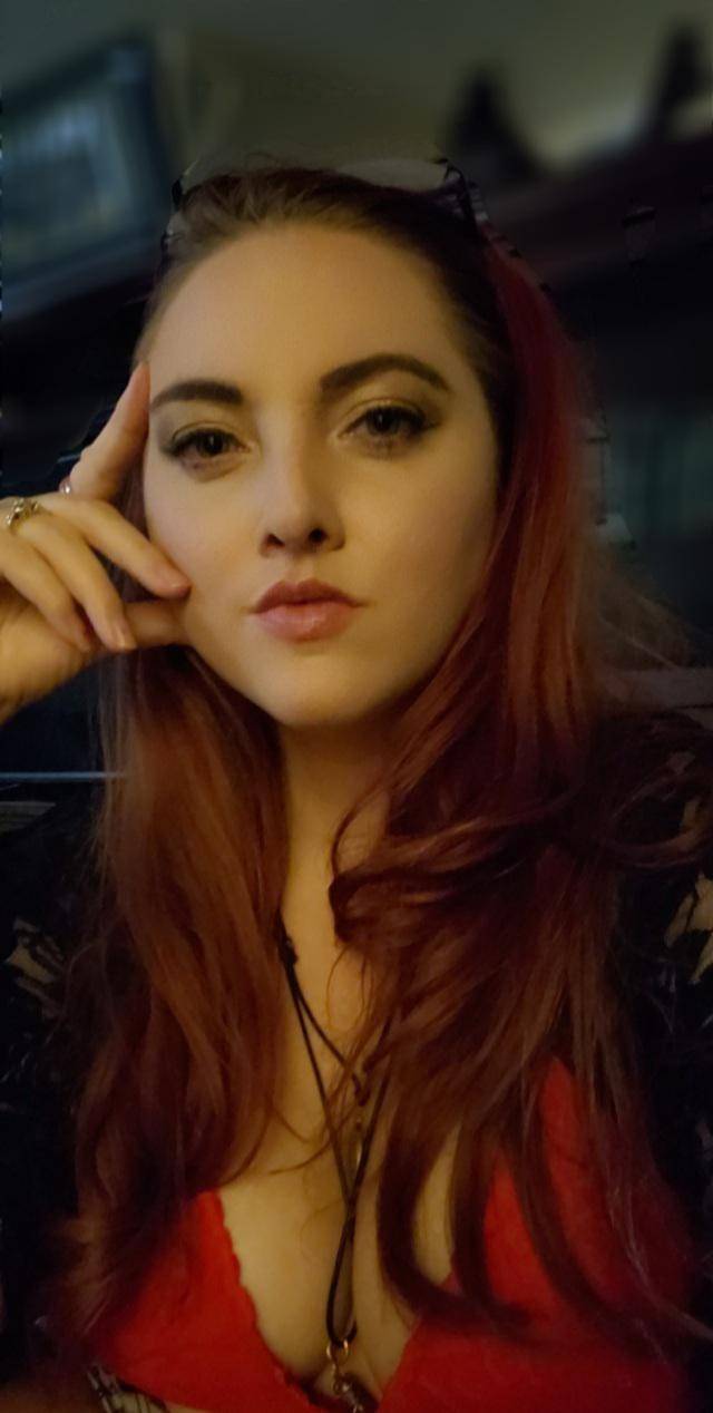 Does age matter? [F] | Scrolller