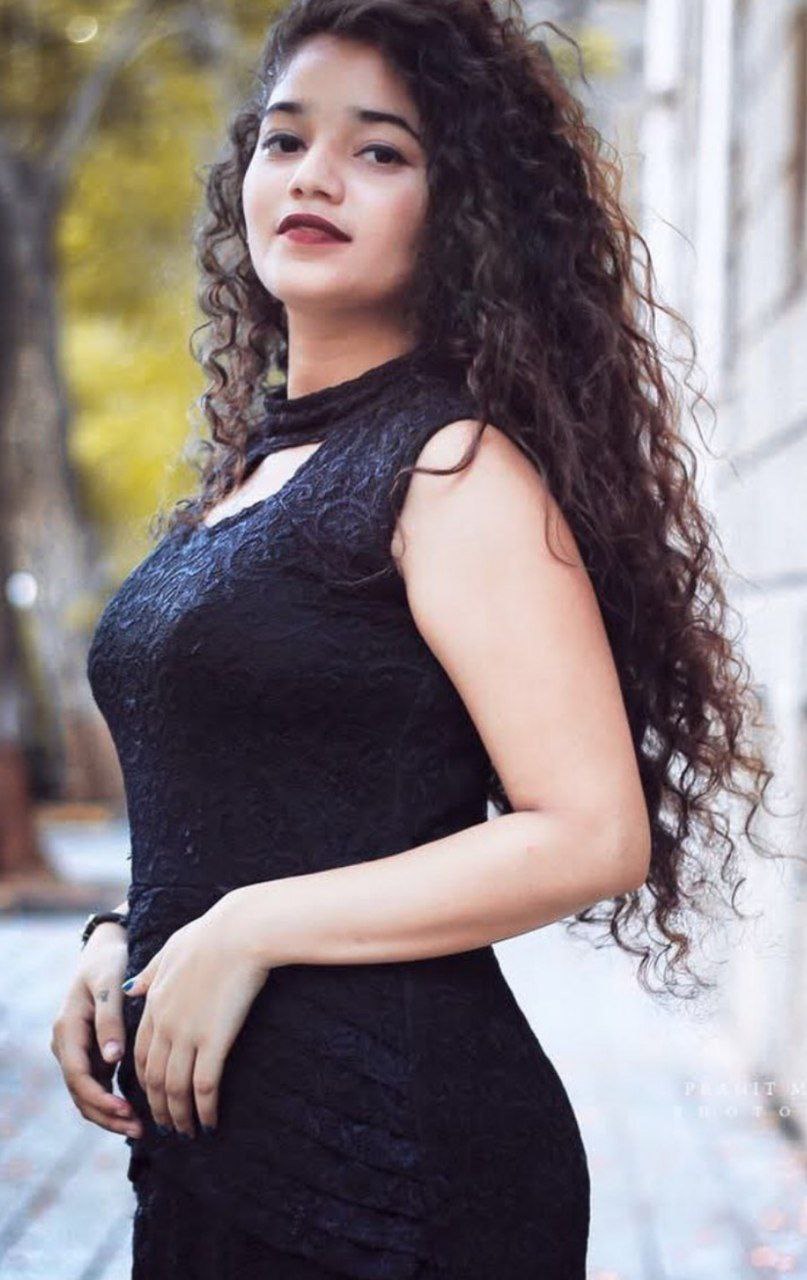 Does any one has her tango link? | Scrolller