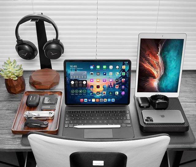 Does anybody have the wallpaper shown on the iPad? | Scrolller