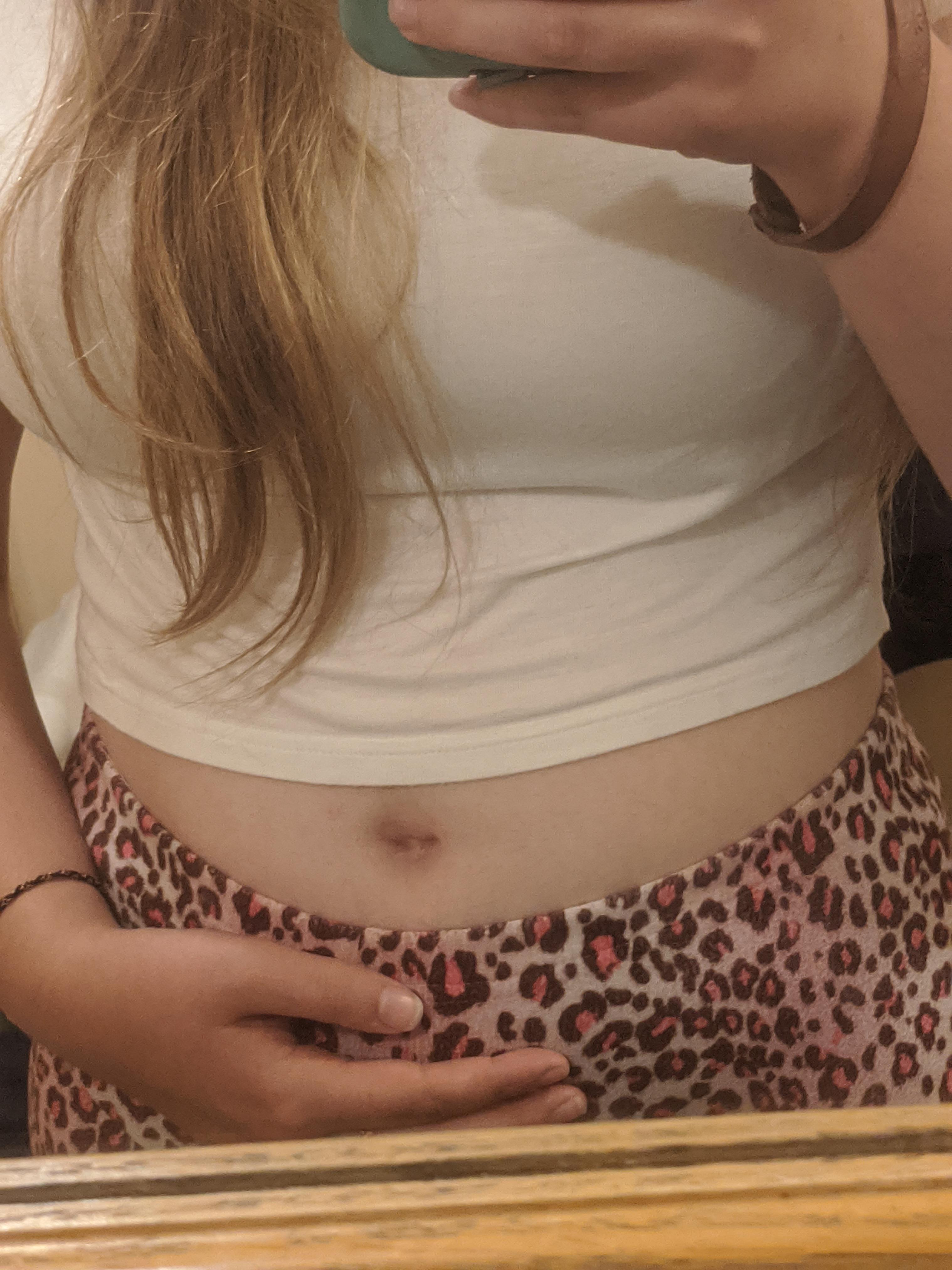 Does anyone want to poke my belly button? It's a cutie | Scrolller