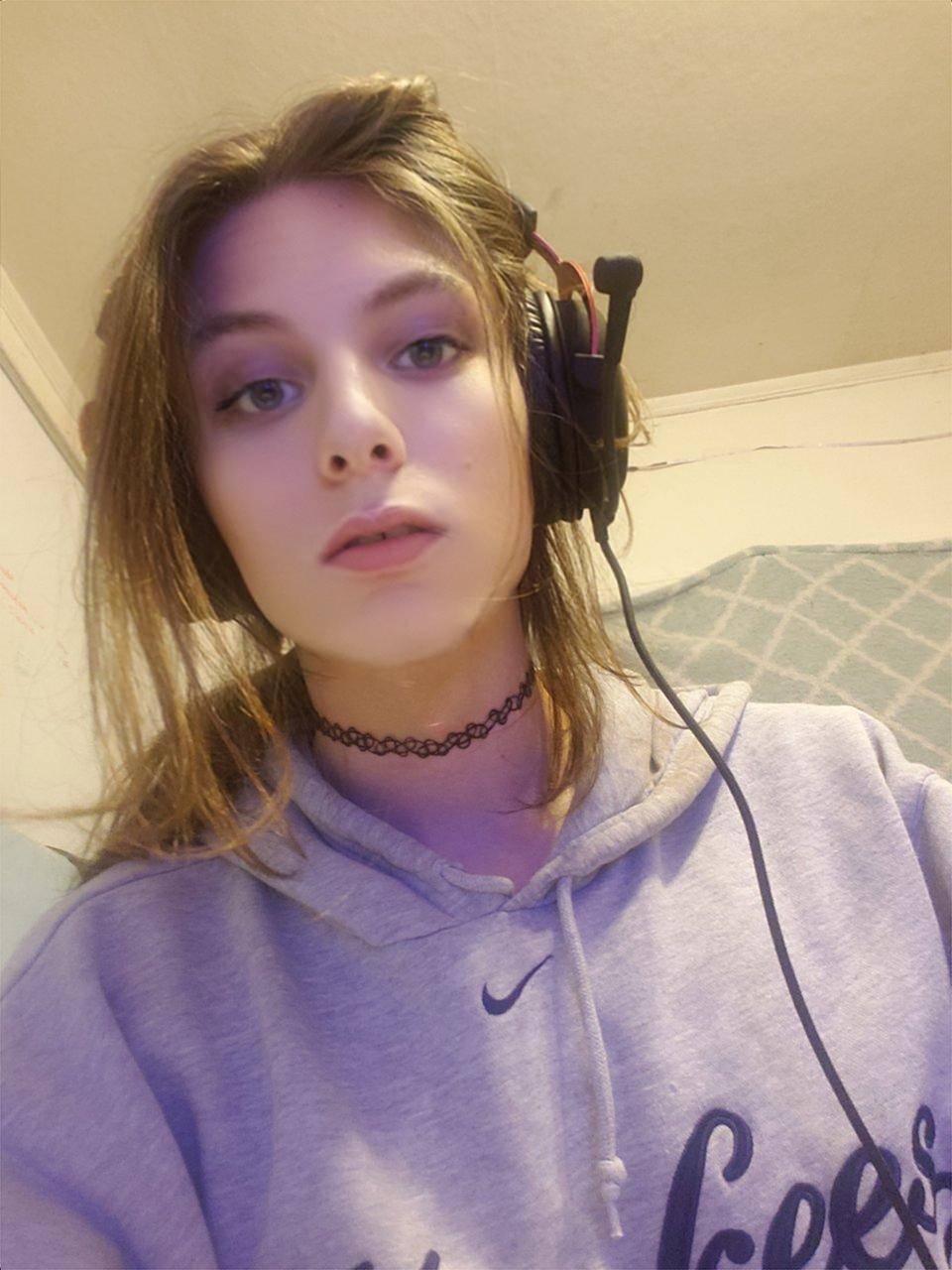 Does it look cute, got my first bunch of colour chokers | Scrolller