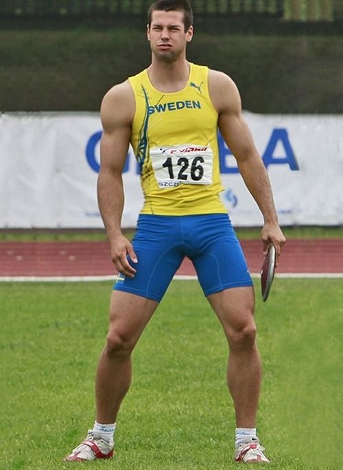 Doing the Discus | Scrolller