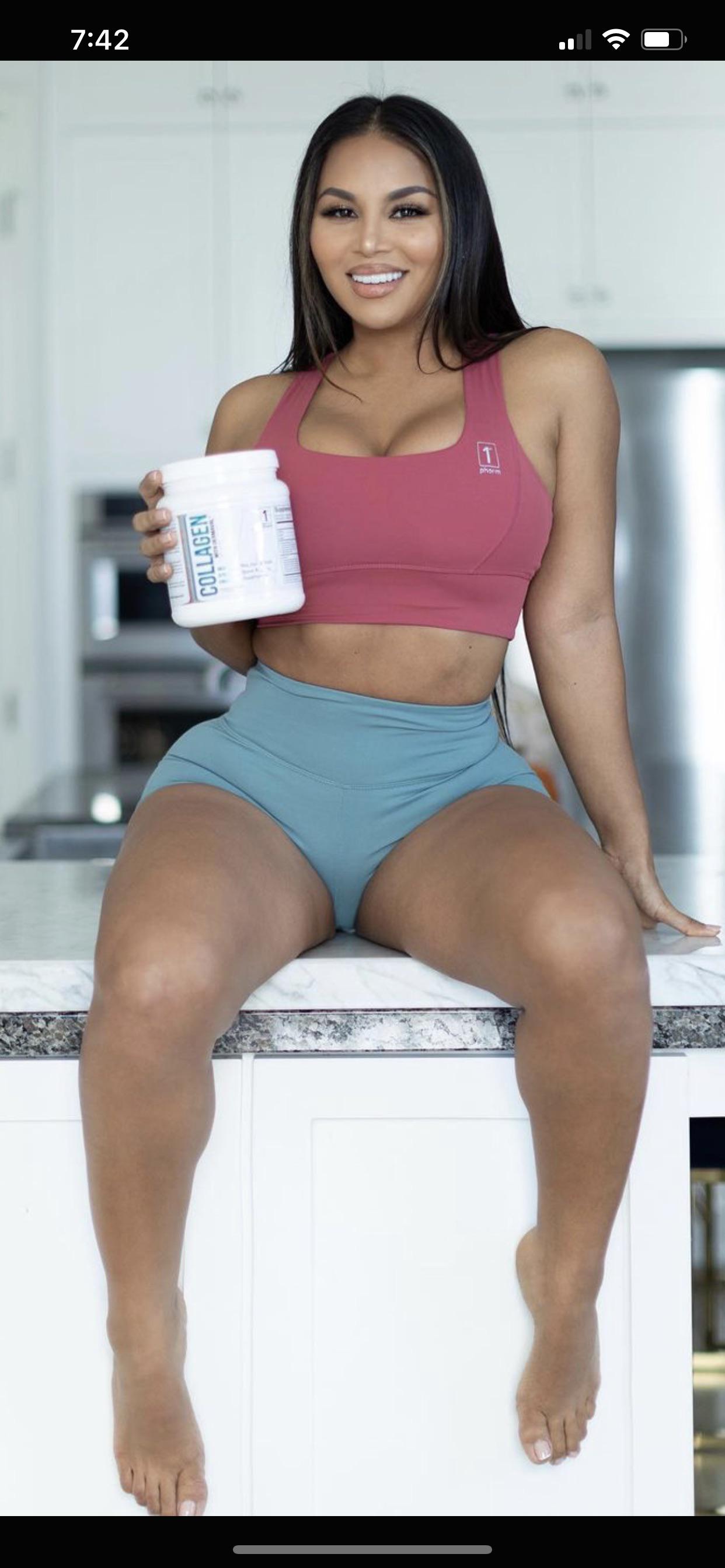 Dolly Castro | Scrolller