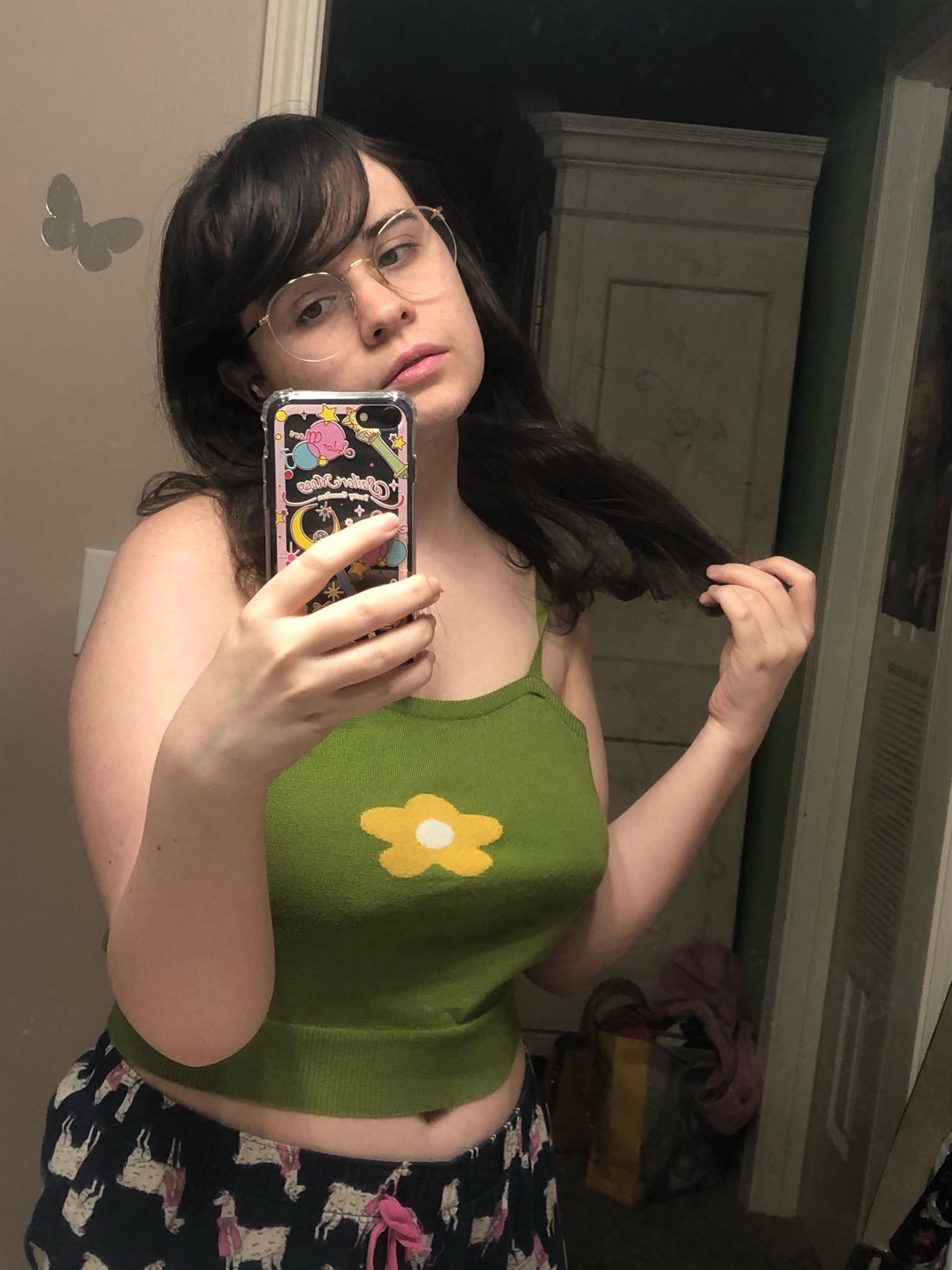 Hewwo :3 | Scrolller