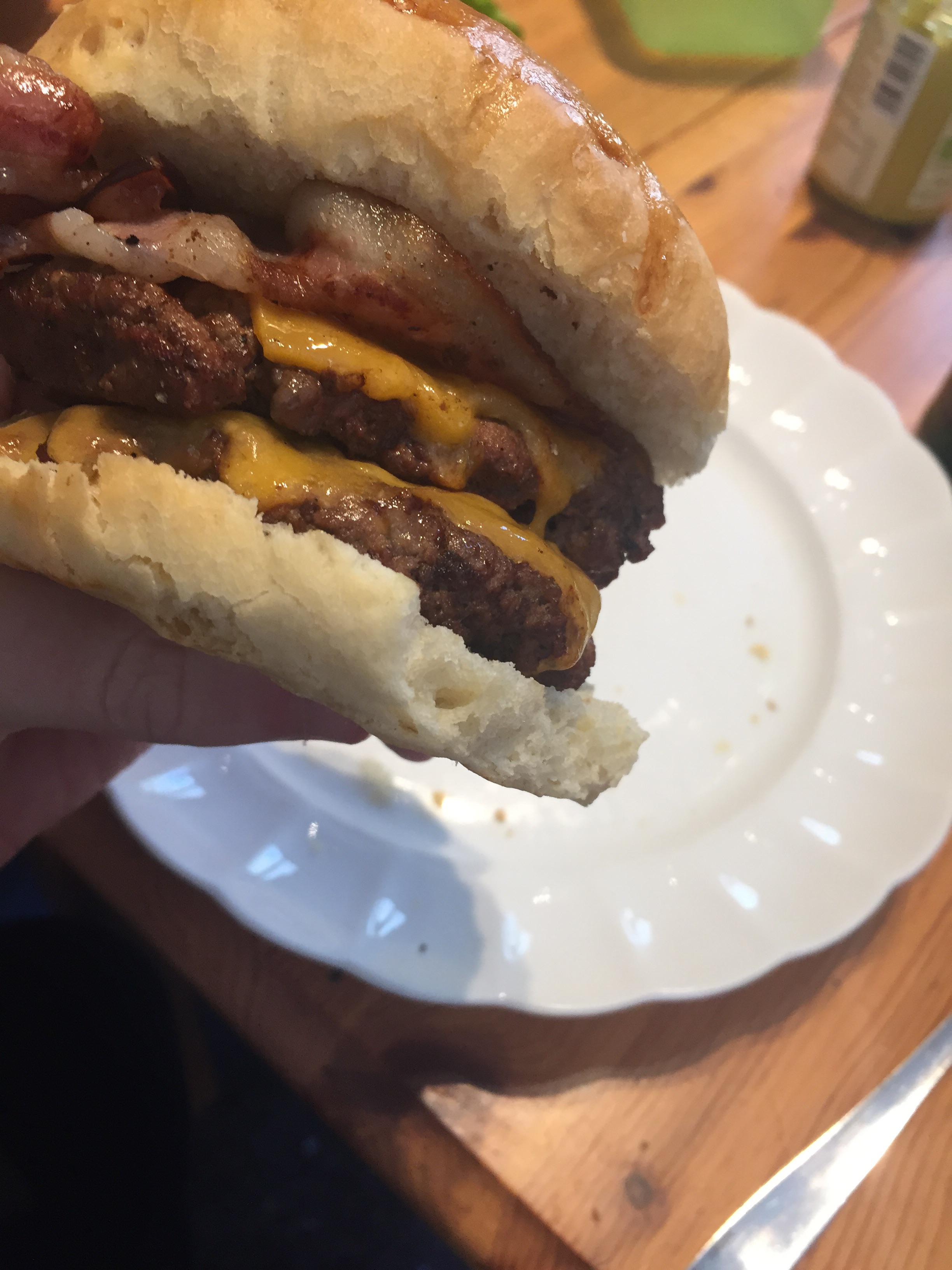 Double Cheese Burger with selfmade buns | Scrolller
