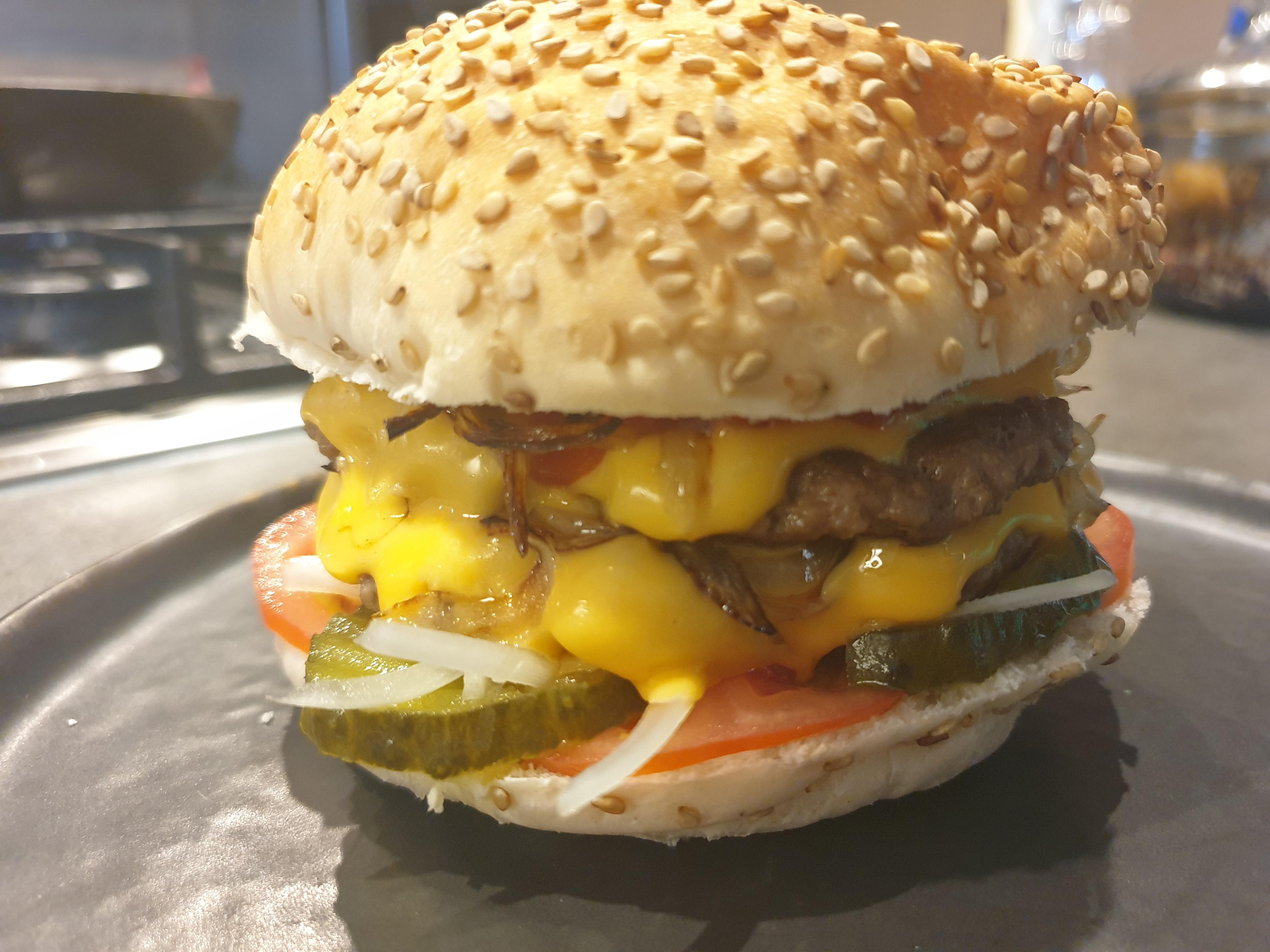 Double smash cheeseburger | Scrolller