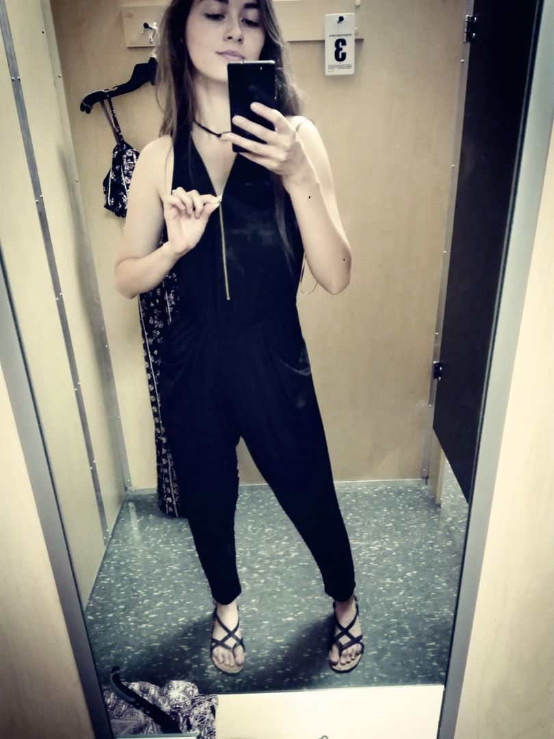 Dressing room fun for hubby. | Scrolller