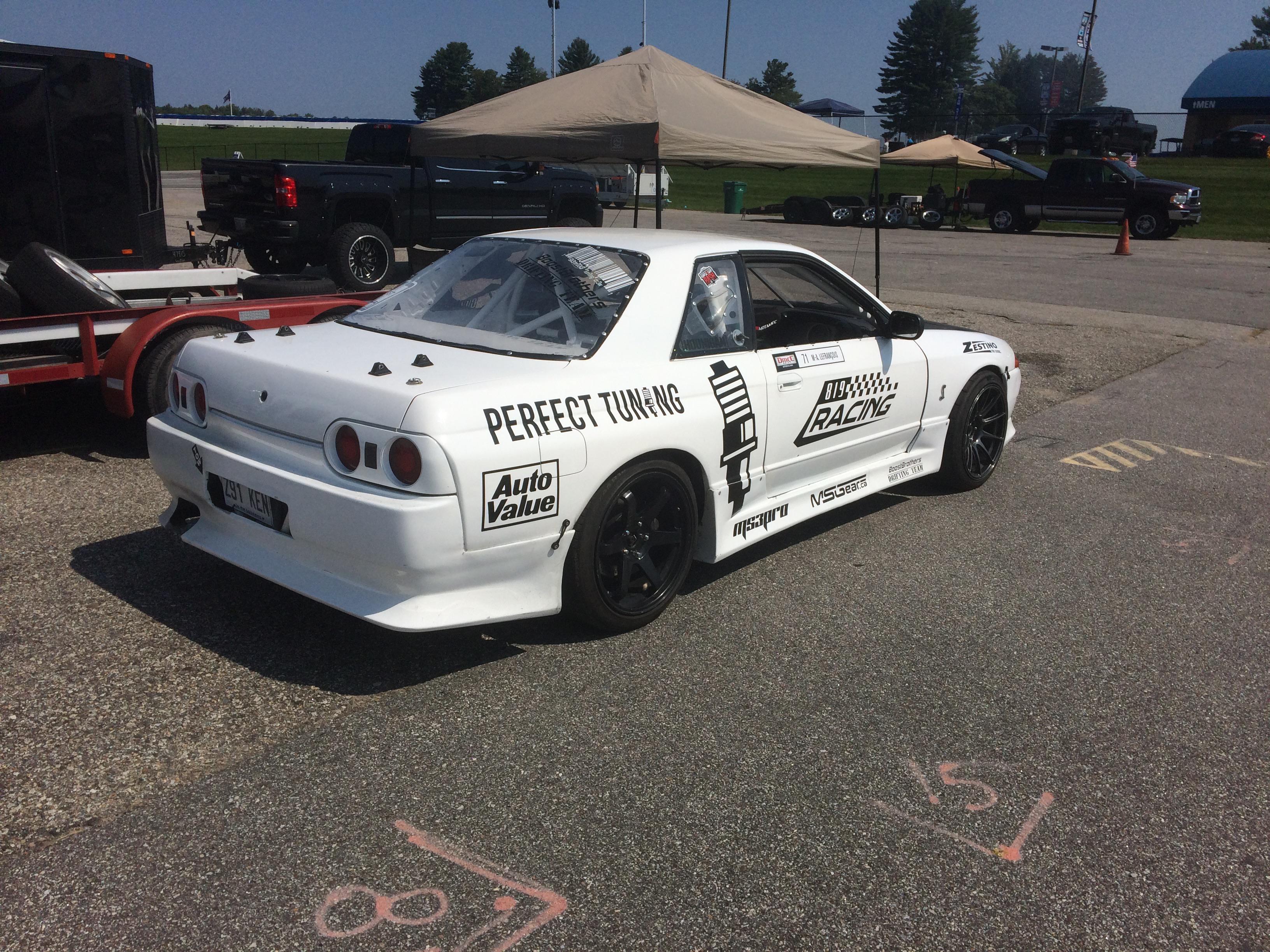 Drift R32 | Scrolller