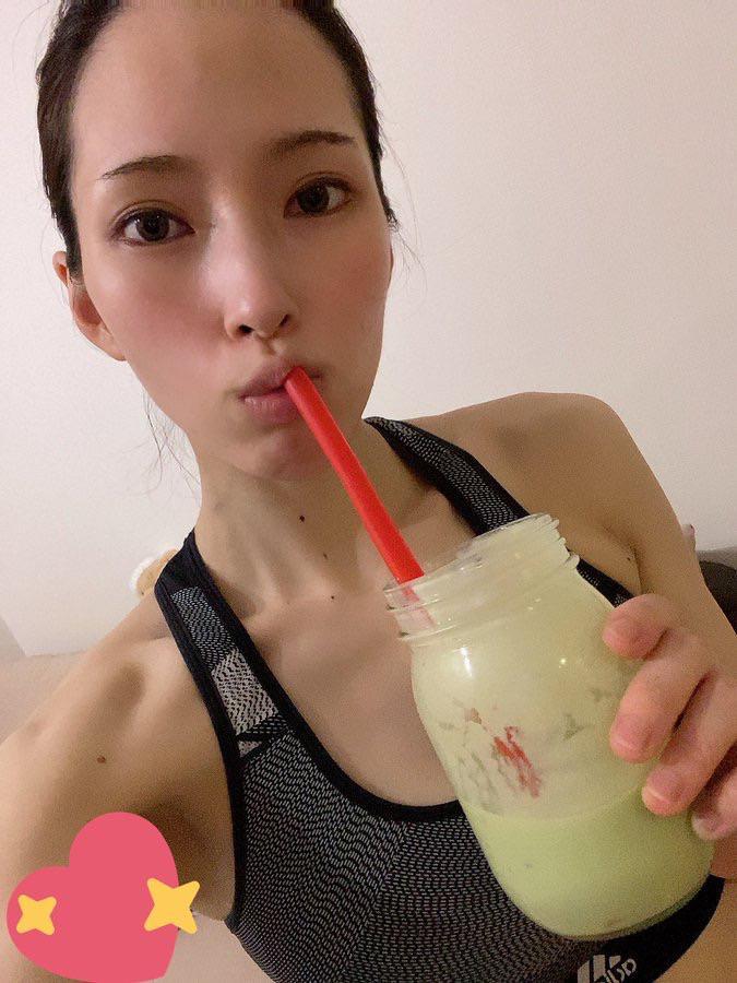 Drink your juice boys ! | Scrolller