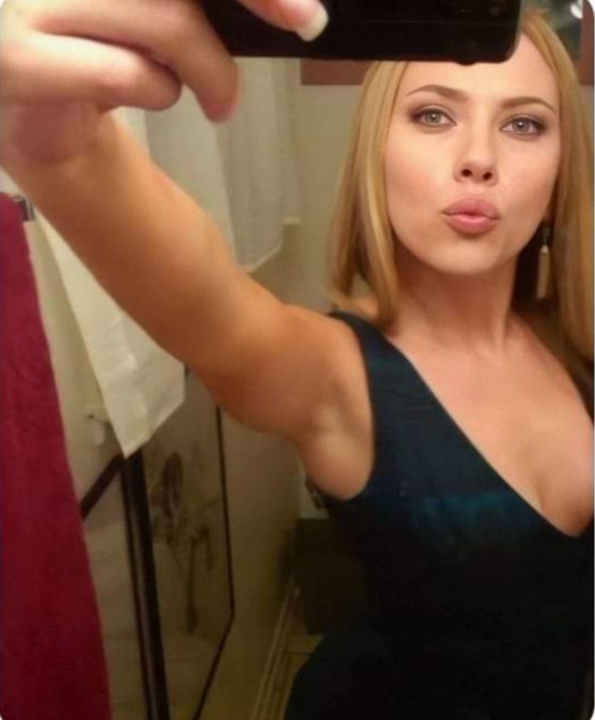 DUCK FACE! | Scrolller