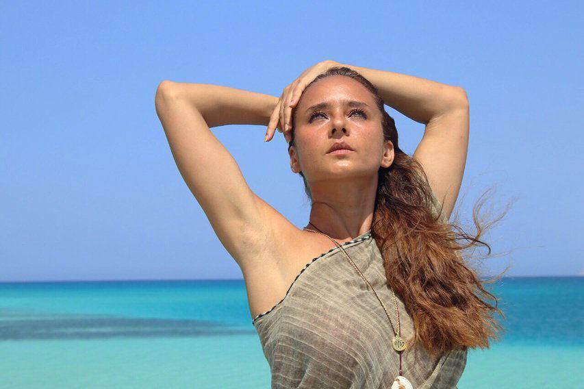Egyptian actress Nelly Karim’s beautiful armpits | Scrolller