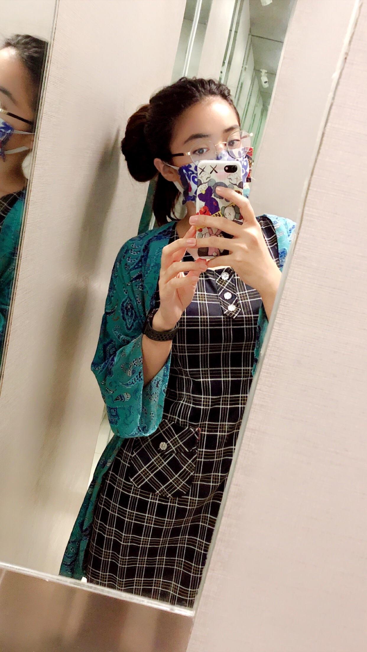 Elevator selfie | Scrolller