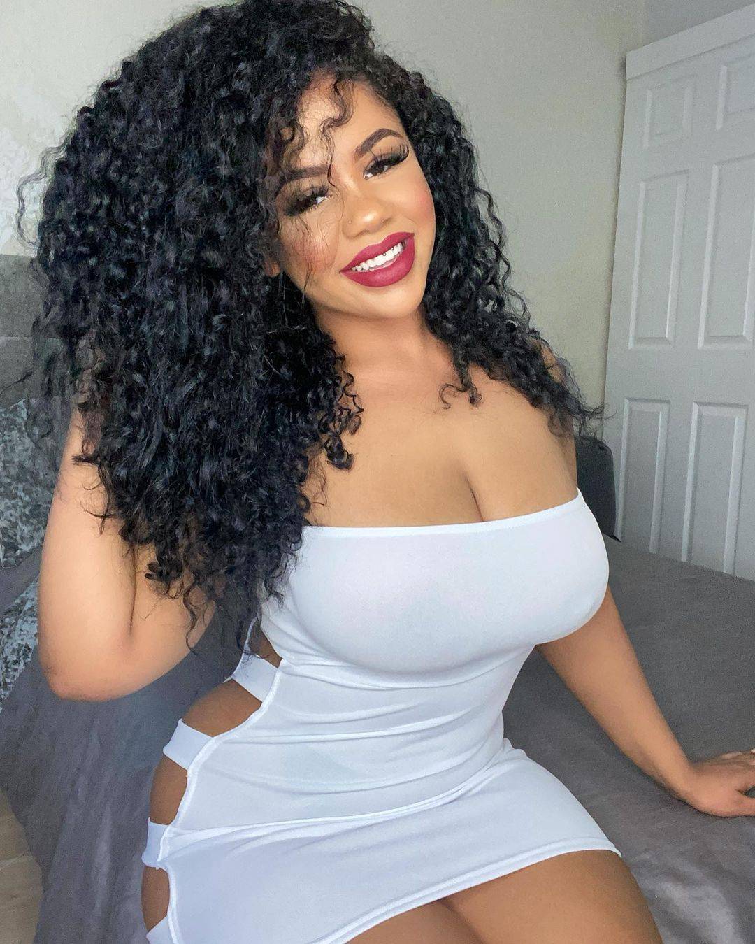 Eli Rose | Scrolller