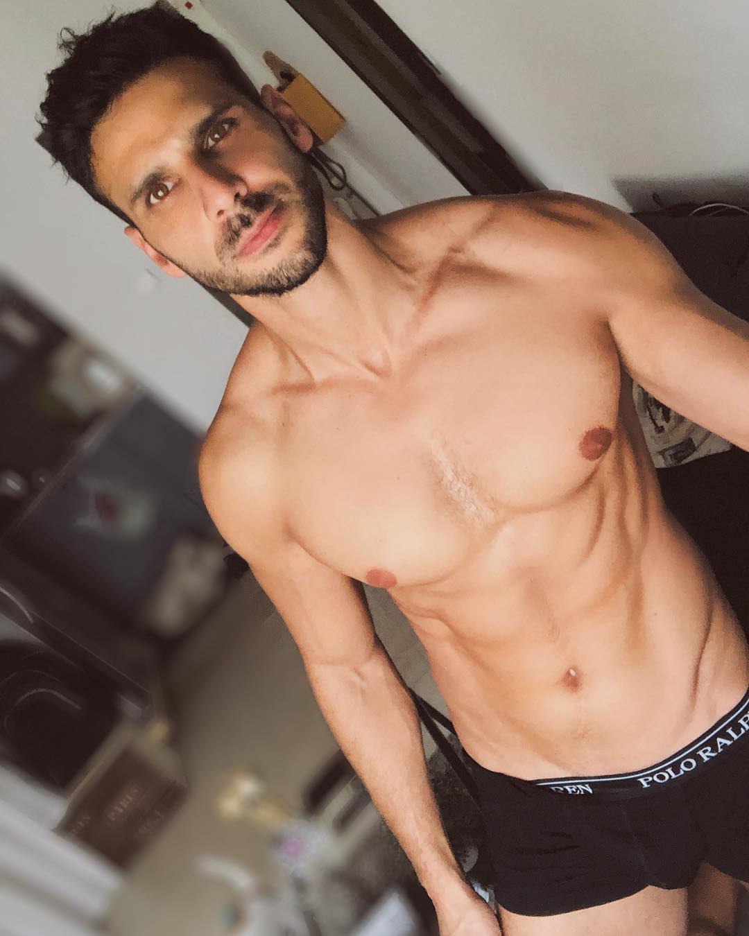 Eliran Edri | Scrolller