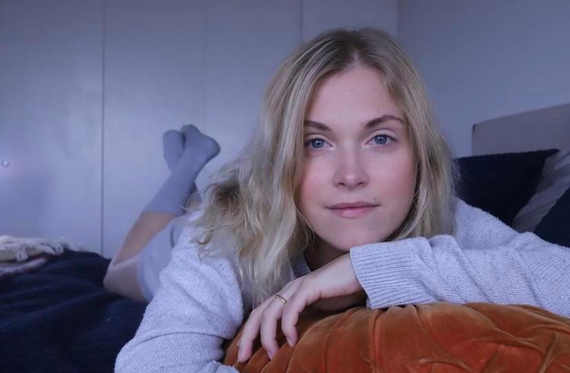 Eliza Taylor | Scrolller