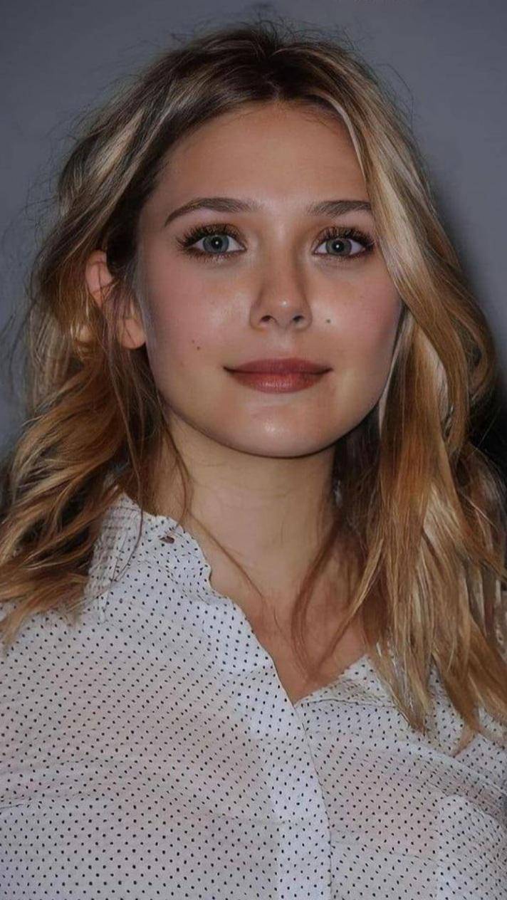 Elizabeth Olsen | Scrolller