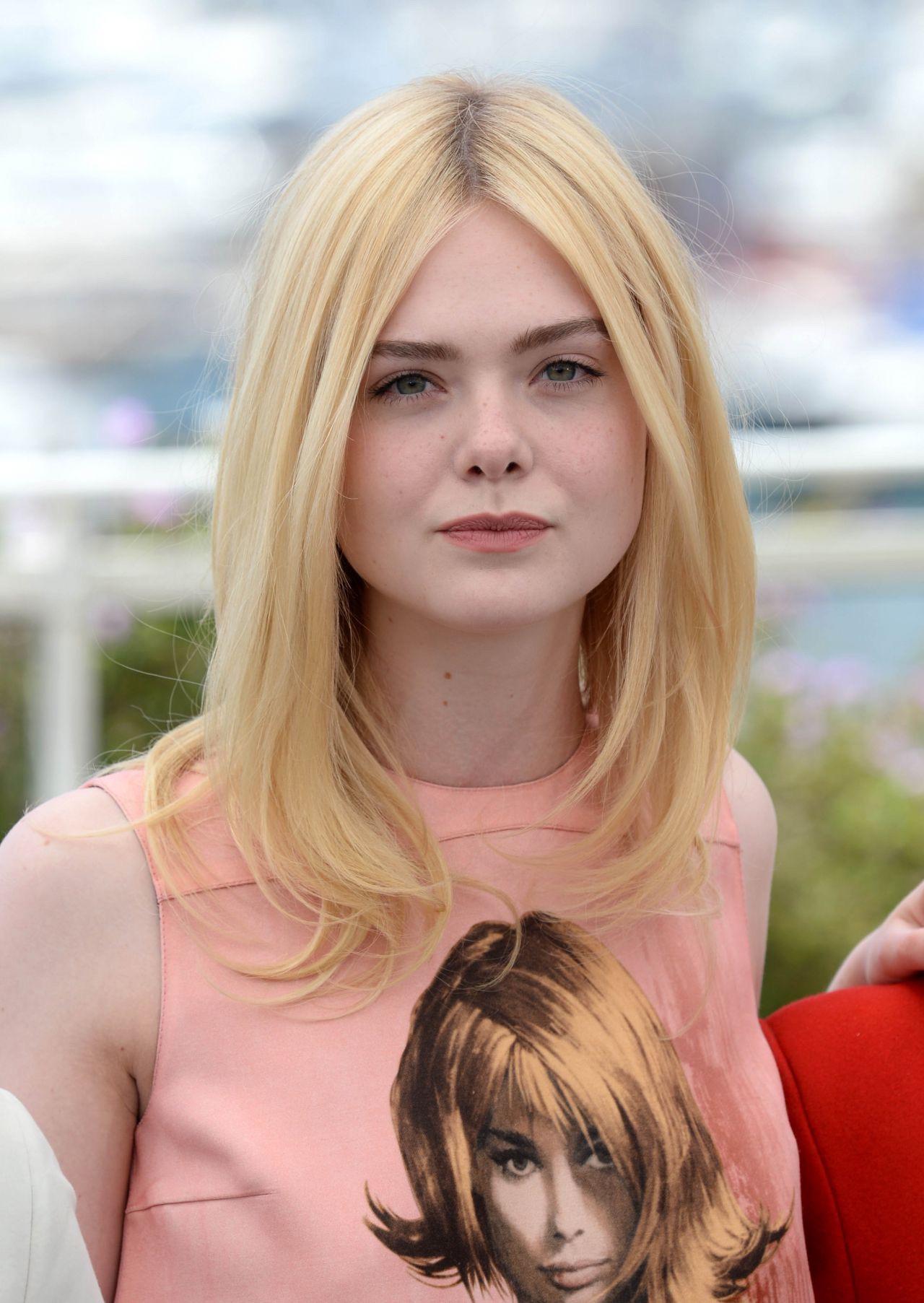 Elle Fanning loves watching you edge for her | Scrolller