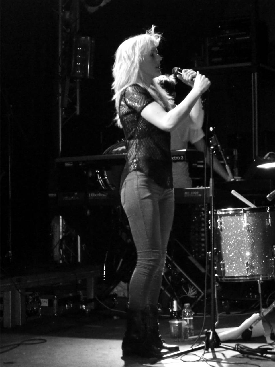 Ellie Wearing Pants Scrolller