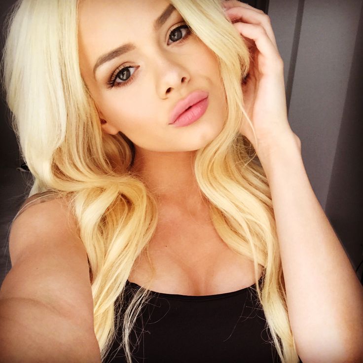 Elsa Jean | Scrolller