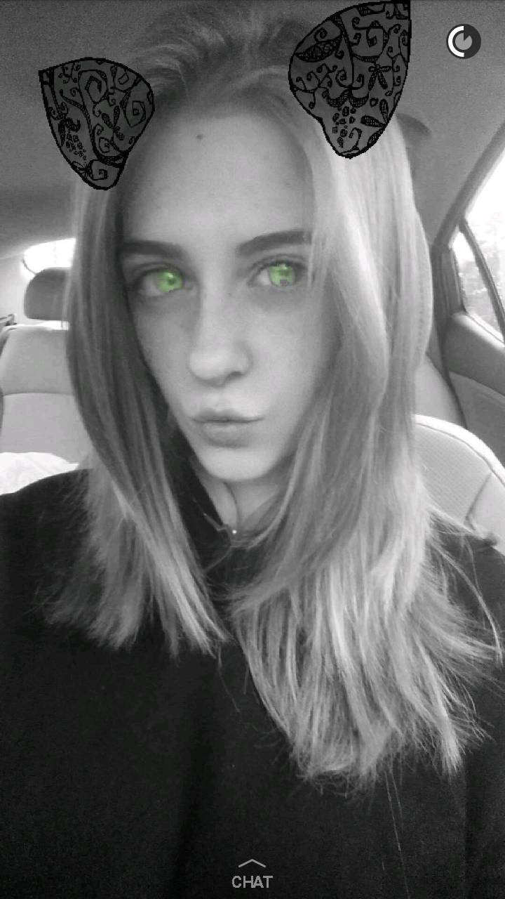 Emerald eyes | Scrolller