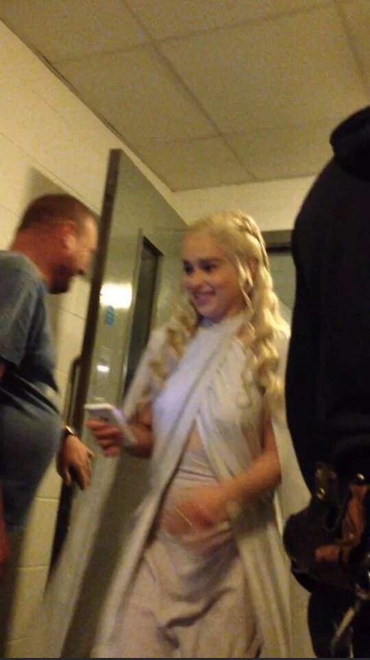 Emilia Clarke is walking past you. Where would you cop a feel? | Scrolller