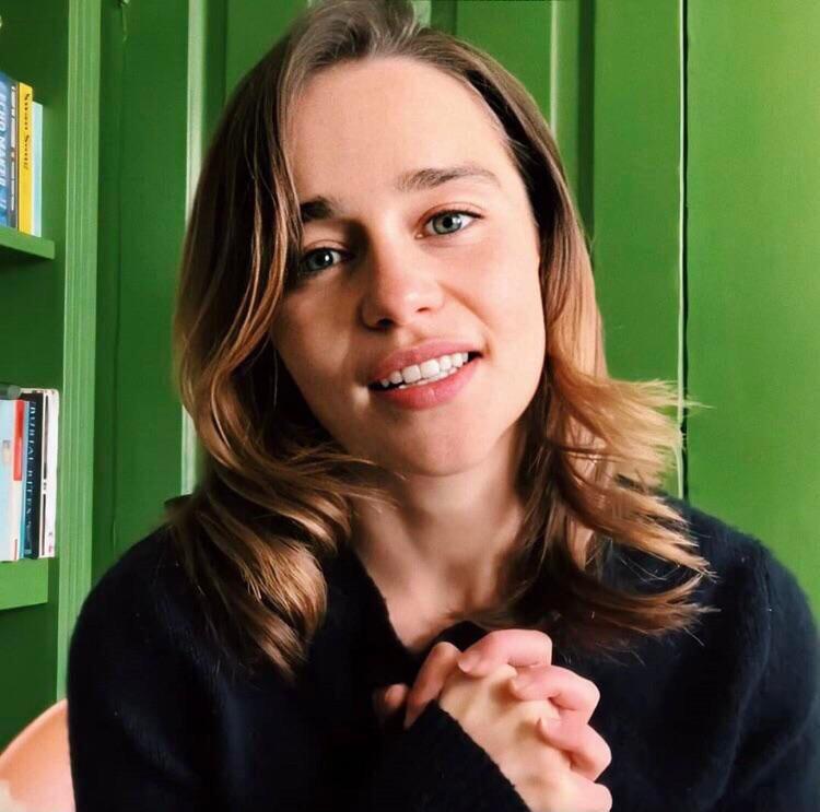 Emilia Clarke starting her cam show | Scrolller