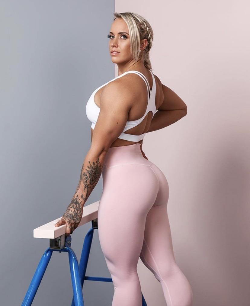 Emily King | Scrolller