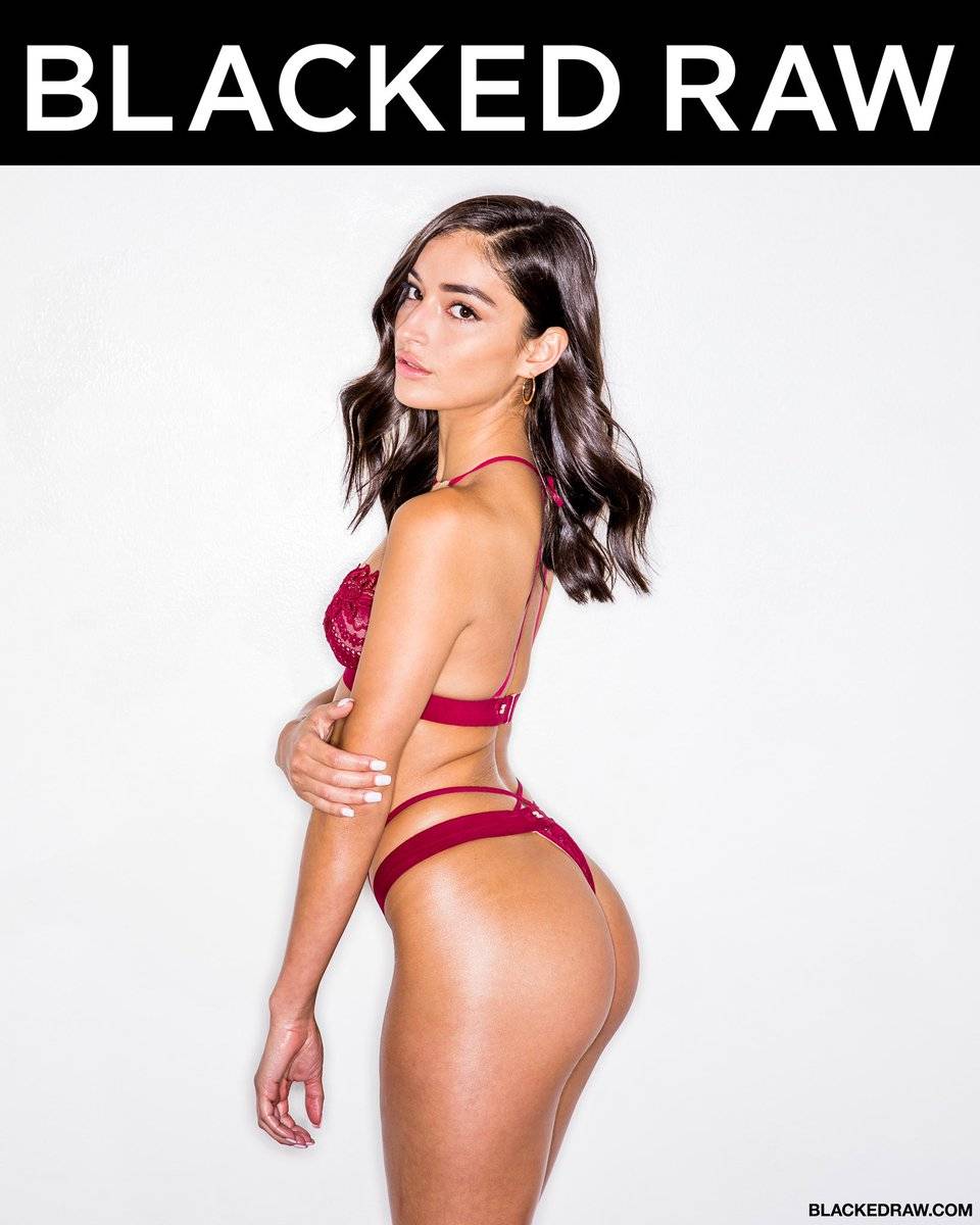 Emily Willis | Scrolller