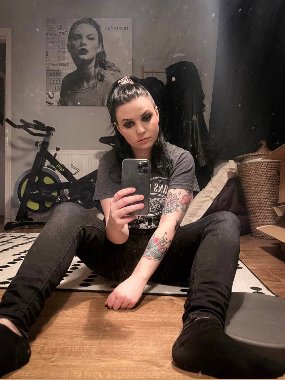 Emma Blackery looking fine as hell | Scrolller