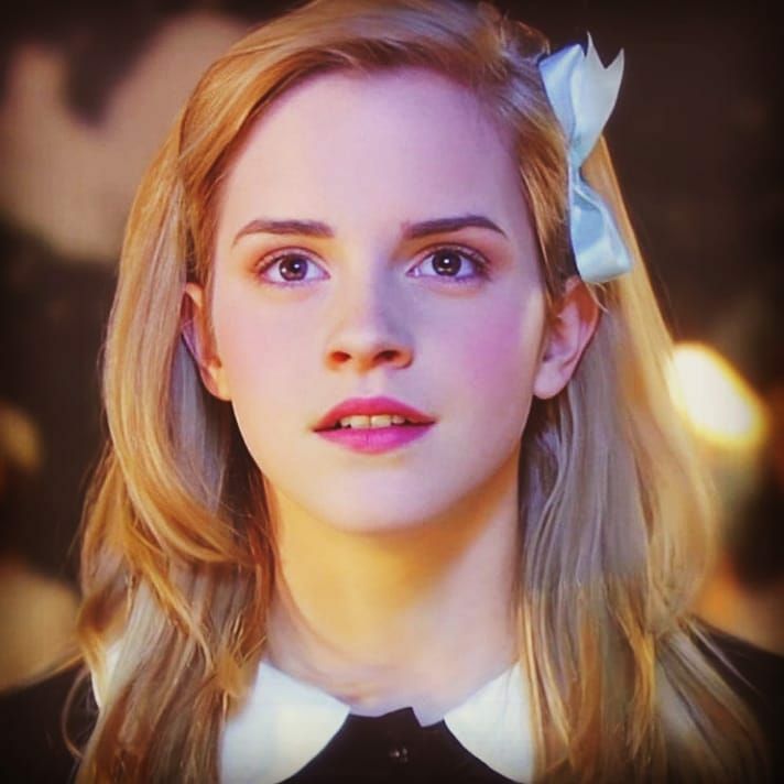 Emma in full 'girly-girl' form... | Scrolller