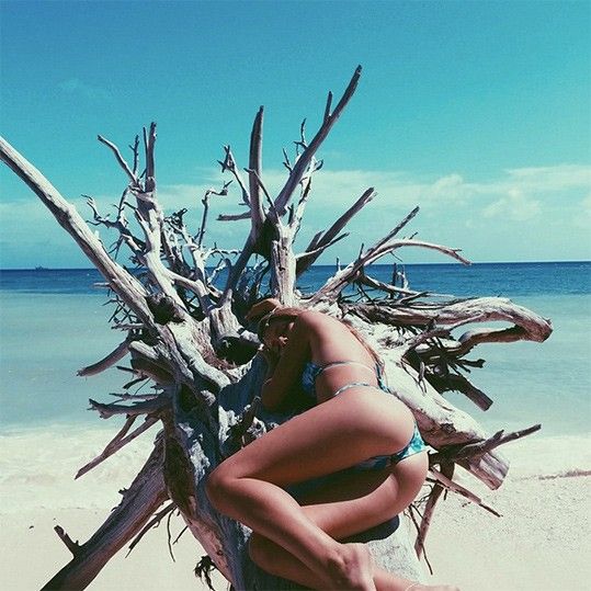 Emma Simmons | Scrolller