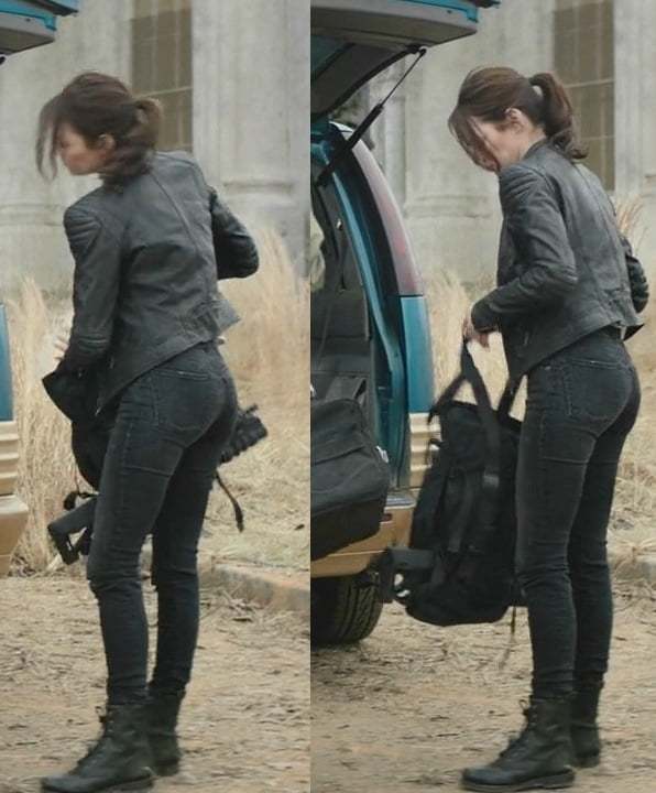 Emma Stone Scrolller