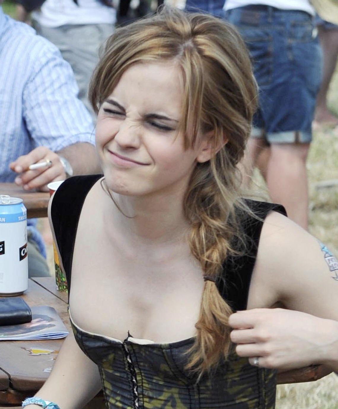 Emma Watson | Scrolller