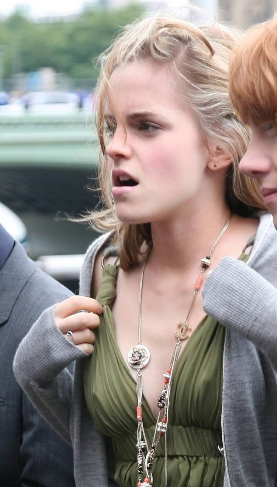 Emma Watson | Scrolller