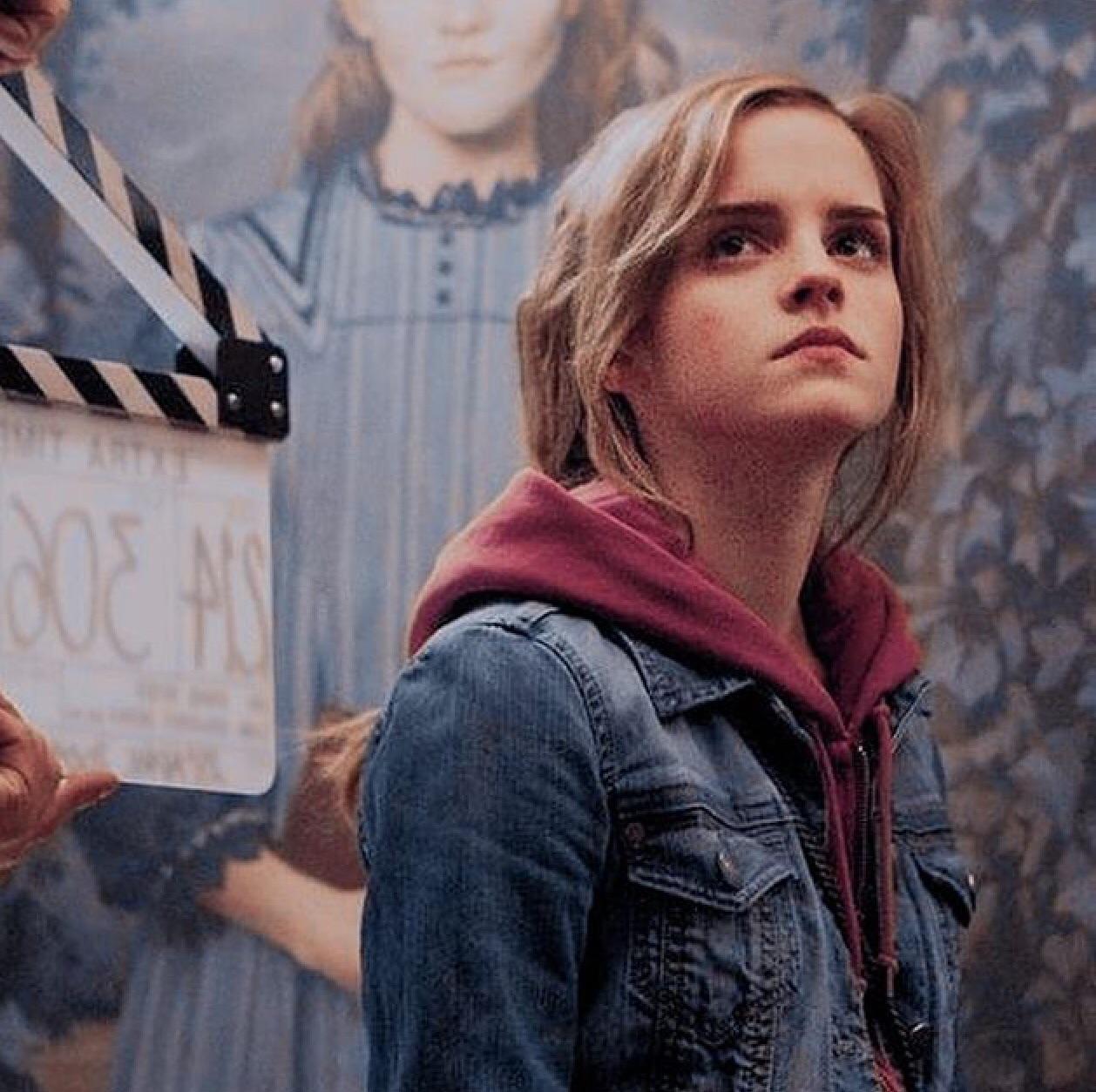 Emma Watson Action | Scrolller