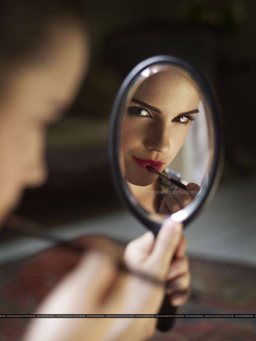 Emma Watson mirror mirror | Scrolller