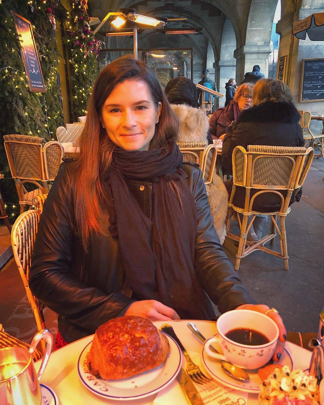 Enjoying Paris | Scrolller