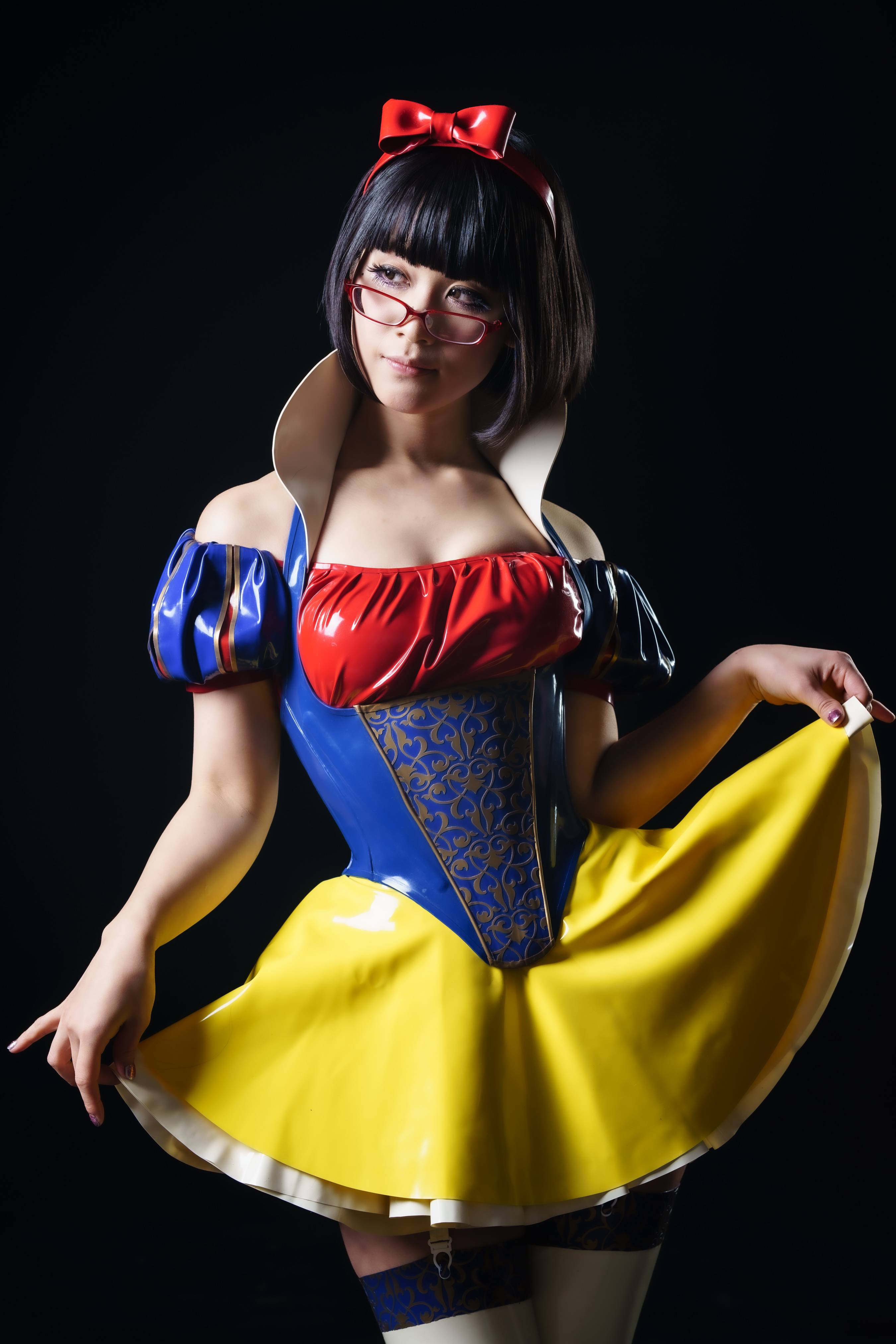 Eri Kitami as Snow White | Scrolller