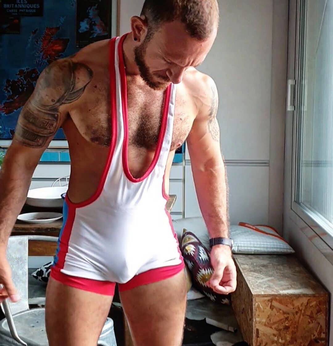 Discover more like Singlets: @ernestragnar and Related Content | Scrolller