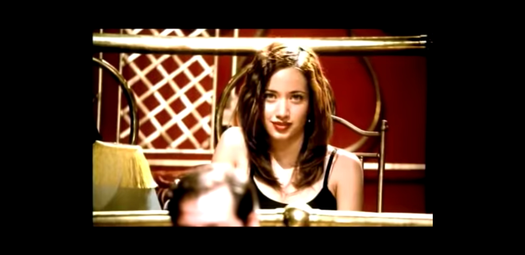 Es Selene la de esta foto o es mi imaginación, la vi en un video musical | Scrolller