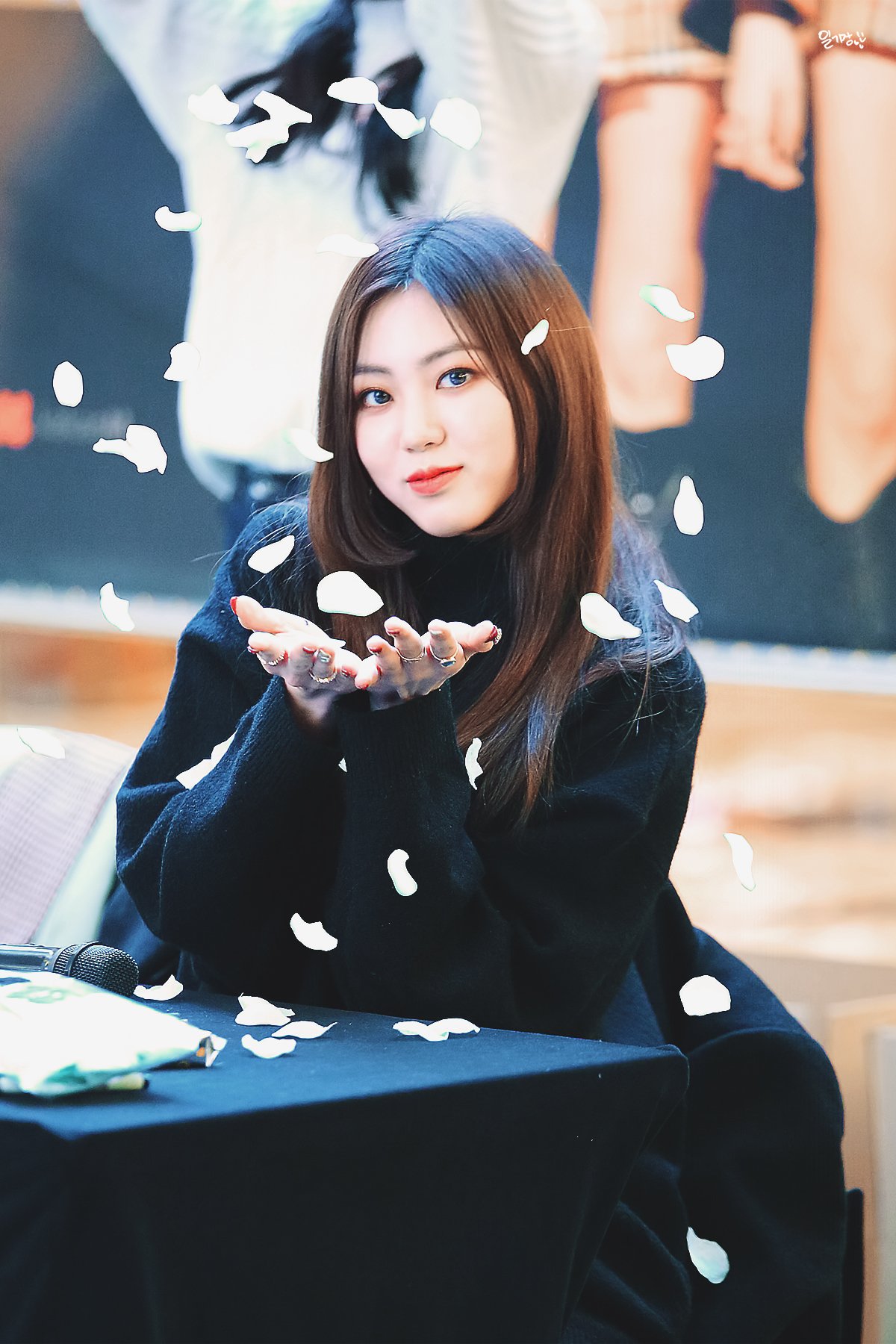 Eunbin uses Petal Dance | Scrolller