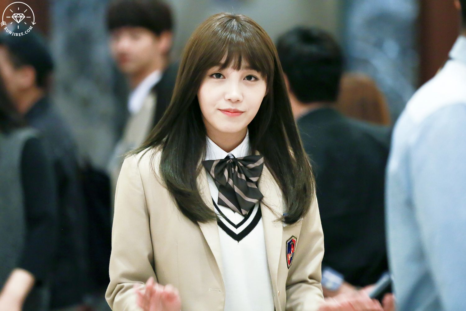 Eunji in school uniform | Scrolller
