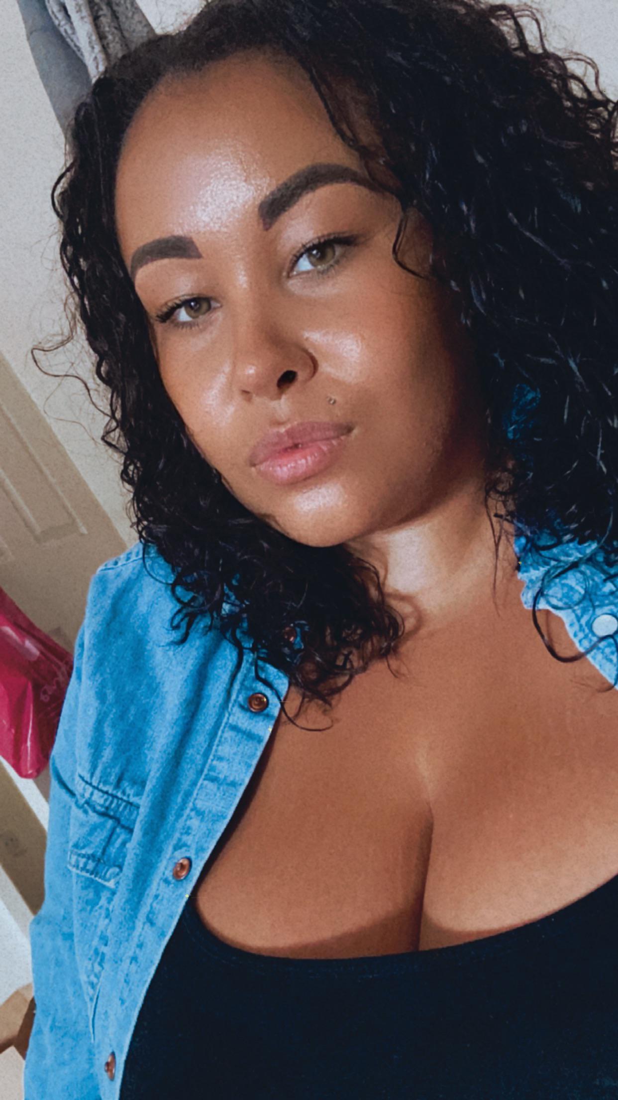 Evening guys 😊😊 | Scrolller