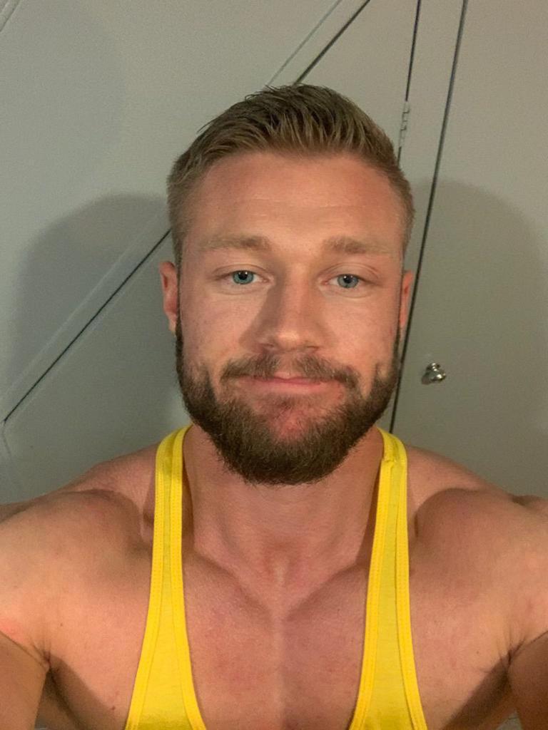 Evening... how’s everyone doing...!?!😍🥰🥰 | Scrolller