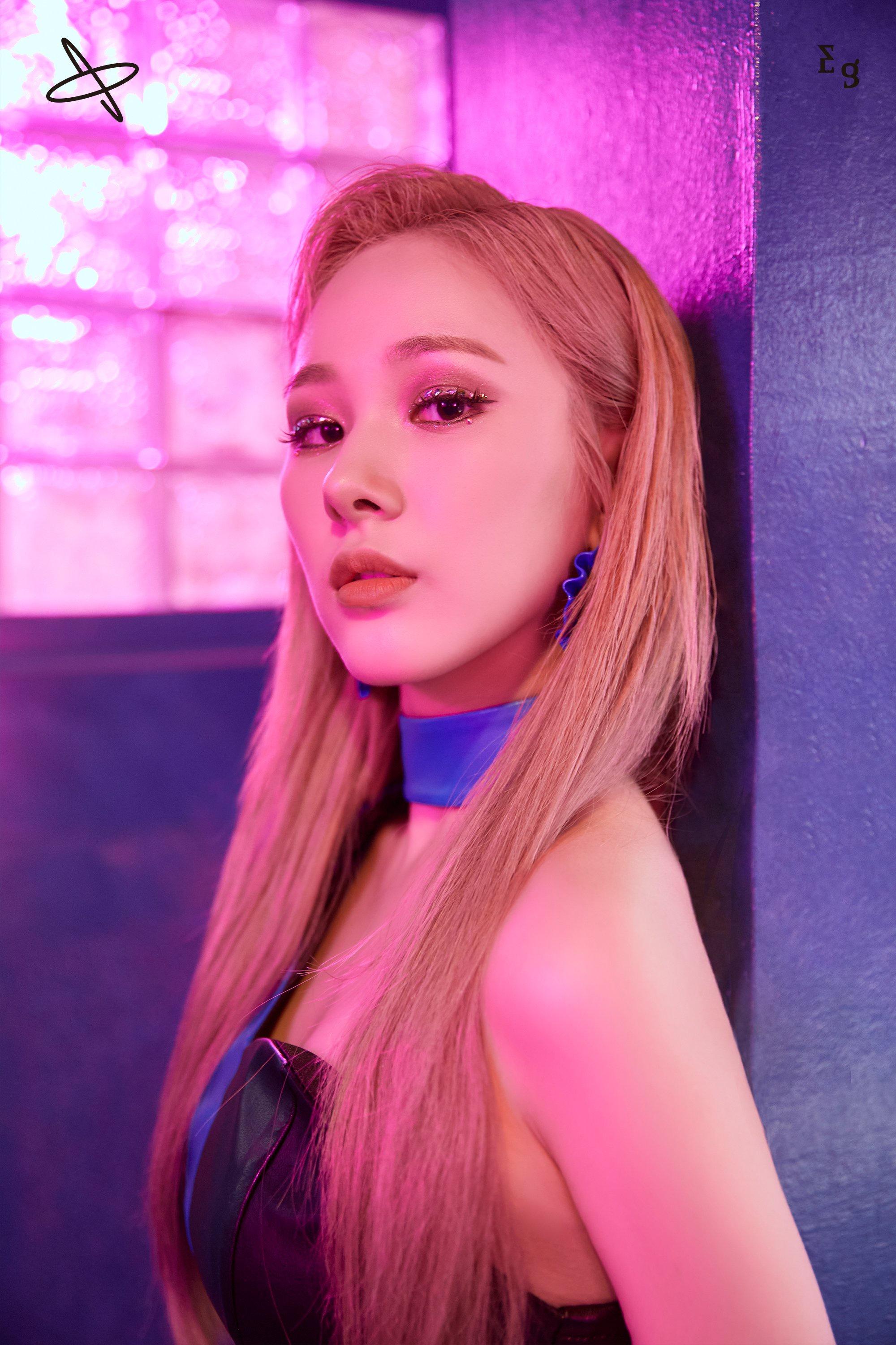 Everglow - Mia | Scrolller