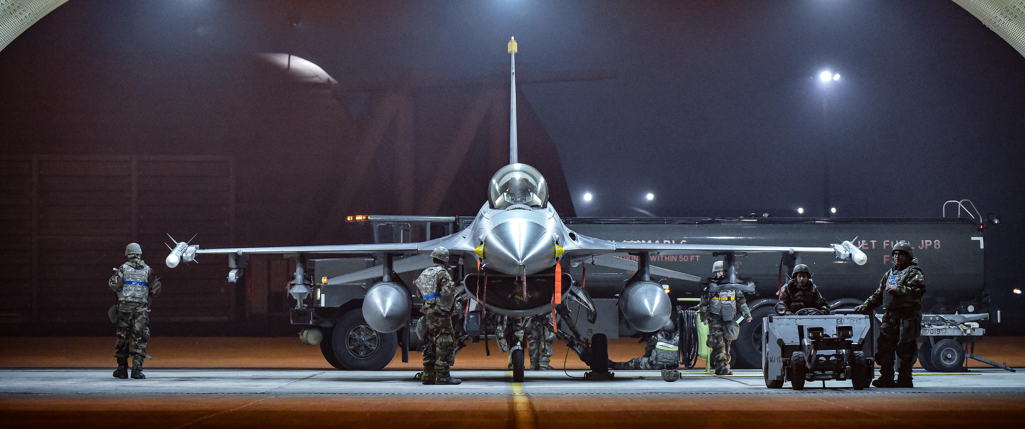 F-16 Fighting Falcon at Kunsan Air Base, South Korea | 3440 x 1440 | Scrolller